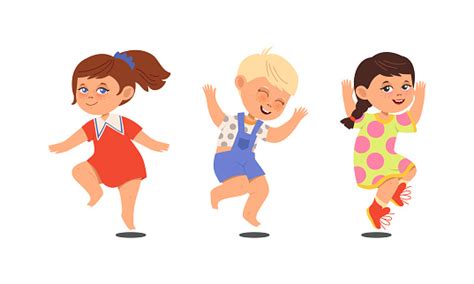 행복한 아이들이 점프하고 춤추는 세트 활기찬 소년과 소녀 에 모션 만화 벡터 일러스트 교육에 대한 스톡 벡터 아트 및 기타 이미지 교육 귀여운 놀기 Istock