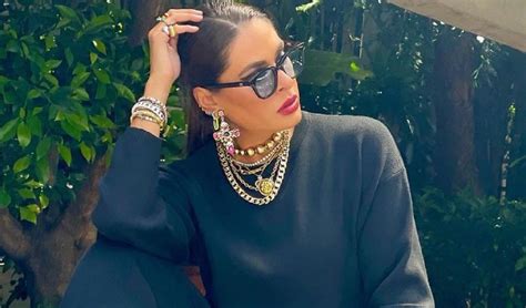 Galilea Montijo Hace Brillar A Sus Encantos Con Top Negro