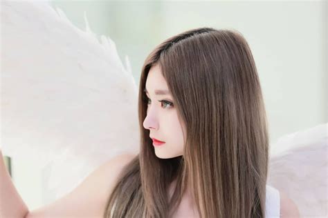 더 가까이😇 천사 근접샷 옆모습 날개 개인촬영 웨딩드레스 순수 드레스 자연광스튜디오 소수촬영 촬영문의dm 청순 좋아요 좋반 얼스타그램