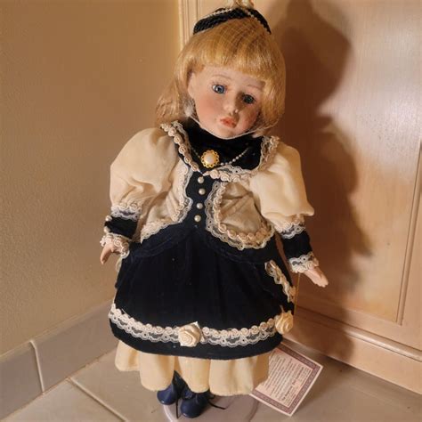 Georgetown Collection Porcelain Doll And More Br Dw Estatesales Org