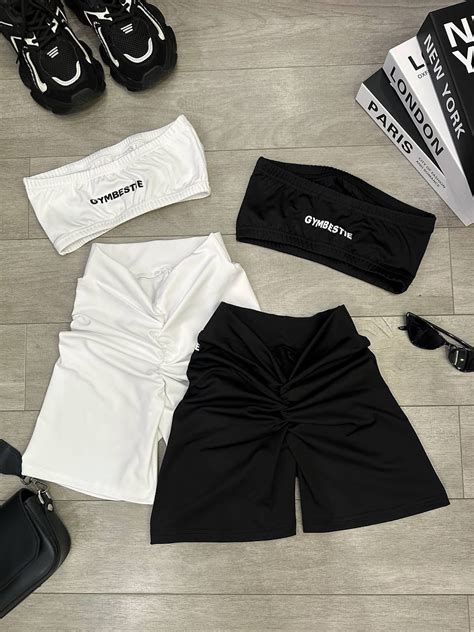 Жіночий одяг Костюми Худі Сукні Піжами 🖤Костюм топ велосипедки🤍Зручний комплект який