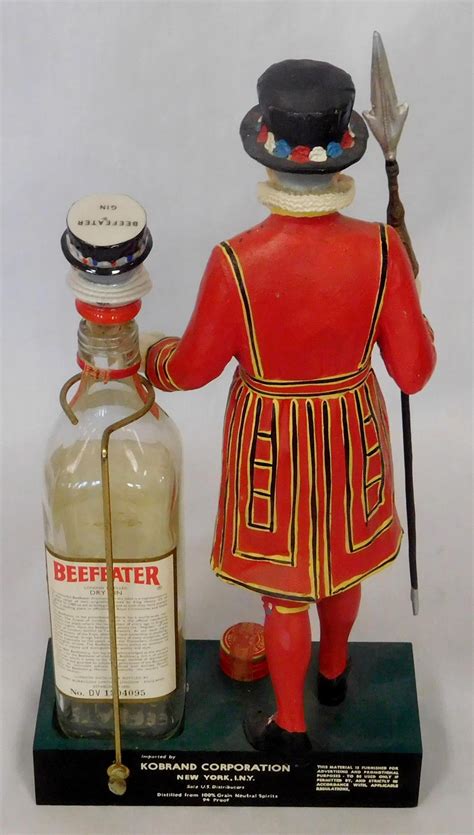 Lot Vintage Beefeater Dry Gin Back Bar Display 17 Guard Statue W