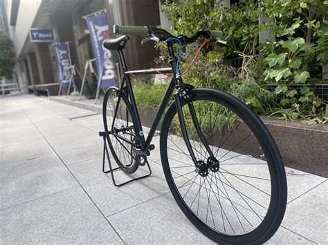 大人気fuji Featherをエンブレムカラーカスタムしてみた！【fuji】 名古屋で自転車をお探しならys Road 名古屋クロスバイク館