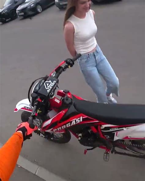 ДЕВОЧКА ЗАХОТЕЛА ПОКАТАТЬСЯ Ч2 Youtube