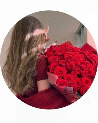 صور بنات ماسكين وردصور بنات حاملين ورد صور بنات حاملة ورد فارغة