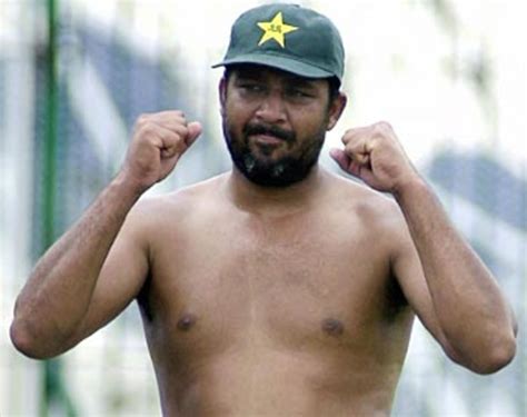 Inzamam Ul Haq Flexes His Muscles
