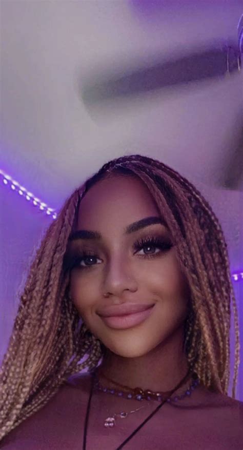 Would You Kiss Me Scrolller