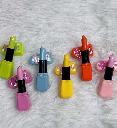 بالم لب حرارتی مجیک ارسال با رنگ رندوم کیس بیوتی