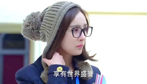 【跟着小美看电影】翻译官56：乔菲留学帮忙临时翻译，不料因为翻译失误被扣光奖学金粉丝数72829作品数29759 片花视频 免费在线观看 爱奇艺