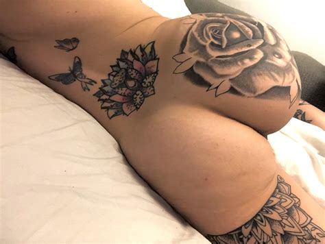 Pretty Decorated Booty 🍑 Scrolller