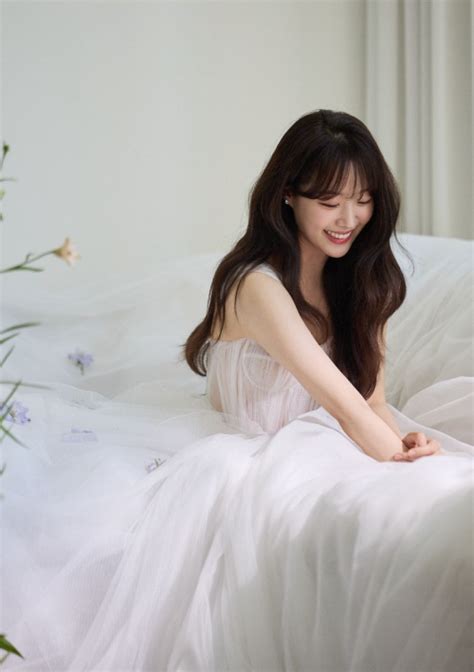 내 인생 가장 큰 확신이었던 동행 10월 9일에 결혼하는 시크릿 송지은과 박위가 웨딩 화보를 공개했고 세상 다정한