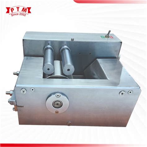 Handle Pasting Machine