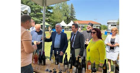 Министър Вътев Традиционните български храни и вина имат потенциал за високи пазарни успехи