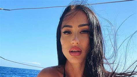 Aurah Ruiz Se Adelanta Al Verano Con Un Bikini Minúsculo Y Una Foto Que