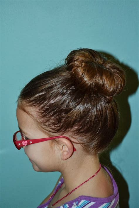 Easy Sock Bun Tutorial With 2 Hairstyle Ideas