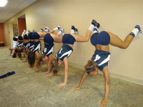Volleyball Girls Twerking