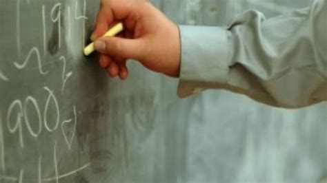 Il Est Renvoyé De Son Poste Denseignant Pour Avoir Envoyé Des Lettres Et E Mail Damour à Une élève