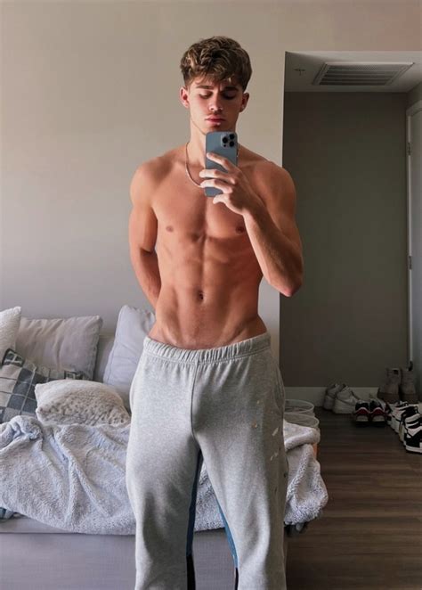 One Cute Guy One Cute Guy Tumblr Blog Tumlook