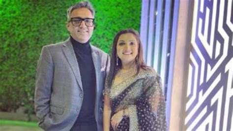 Bharatpe Co Founder Ashneer Grover And Wife Stopped At Delhi Airport