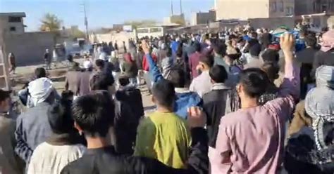 مردم هرات علیه کشتار هزاره‌ها و شیعیان تظاهرات کردند افغانستان اینترنشنال