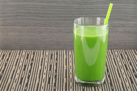 7 Non Caffeinated Drinks To Energize Your Mornings