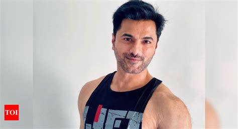 Tv Actor 46 Collapses In Gym Dies Of Cardiac Arrest India News