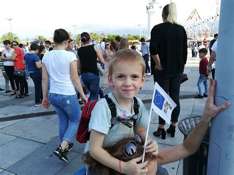 რა ხდება ანბანის კოშკთან ბათუმში ევროპის დღეები 2018 იწყება ფოტო Batumelebi • ევროკავშირი