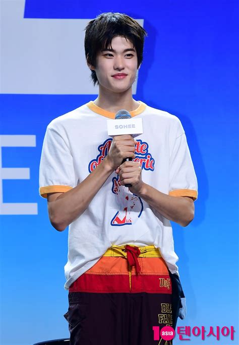 Ten포토 라이즈 소희 무슨 질문이 나올까 텐아시아