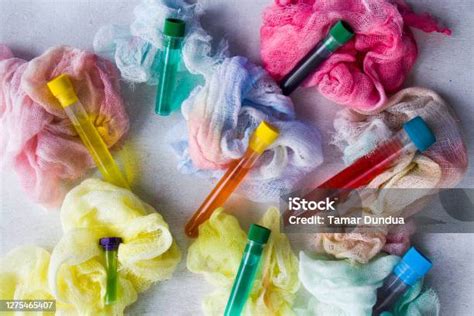 컬러풀하고 다양한 색상의 벌집 배경 노란색 녹색 및 빨간색 색상 건강관리와 의술에 대한 스톡 사진 및 기타 이미지 건강관리와