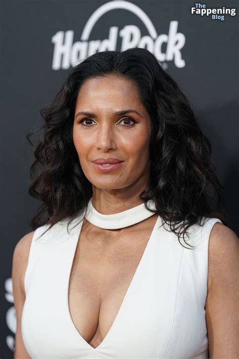 Padma Lakshmi Shows Off Nice Cleavage The Sports Illustrated Swimsuit Issue Launch Party