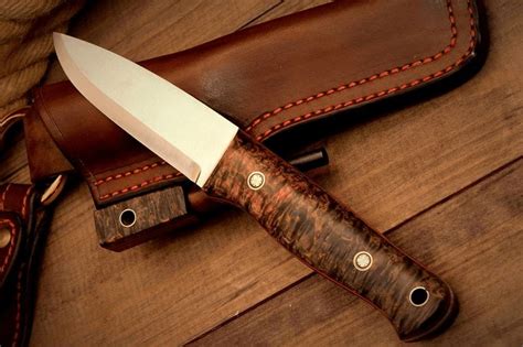 چاقو شکاری غلاف دار؛ مقاوم تیز خوش دست دسته چوبی پلاستیکی N آراد