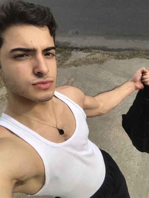 Poppin R Forearmporn