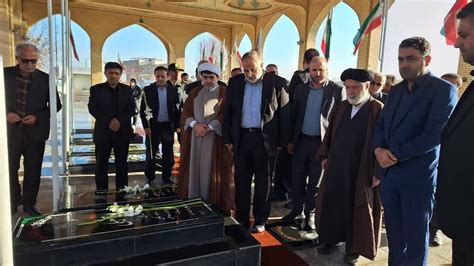 استاندار قزوین به شهدای شهر خاکعلی ادای احترام کرد