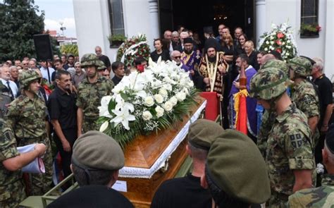 Narod Ispratio Na Večni Počinak Generala Delića Nema Nazad Iza Je