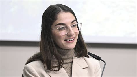 Unga Liberaler Vill Se Pourmokhtari Som Ledare Hd