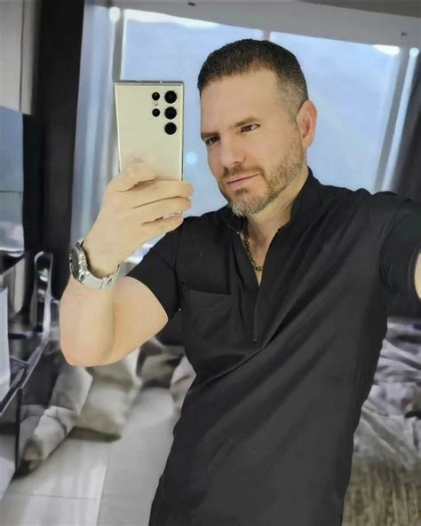 Johan Timothy Medium