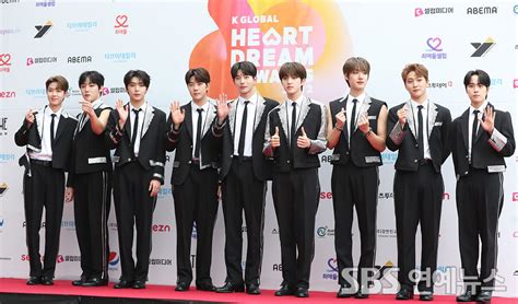 [e포토] 골든차일드 무대를 꽉 채우는 멋짐