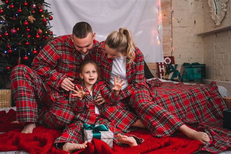 Семейная новогодняя фотосессия Photo Story Instagram Profile Instagram