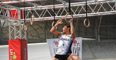 장애물 레이스 펼치는 김유빈