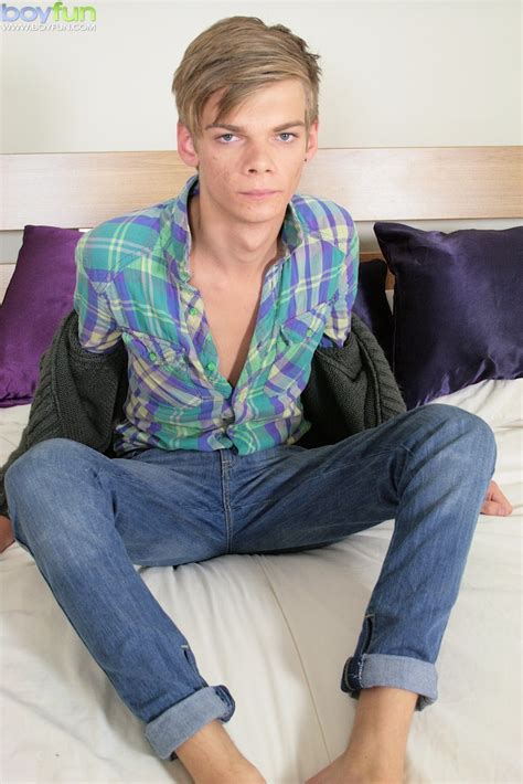 Hung Twink Kade Montana Strips Naked Jerks His Big Dick Until He Ejaculates CoedCherry