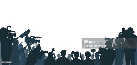 기자들은 인터뷰 실루엣입니다 기자회견 비디오 카메라와 마이크를 가진 사람들의 군중 모든 사람들이 헤어졌다 벡터 일러스트 레이 션