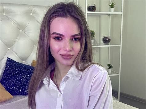 Juliabrewer Blond Teen Female Webcam
