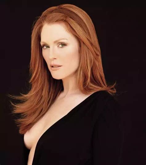 Julianne Moore R Celebrity Cleavage