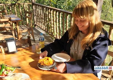 რიკოთის უღელტეხილზე საუკეთესო ნიყვით ვტკბებოდით რას წერს და რა ფოტოებს აქვეყნებს სანდრა