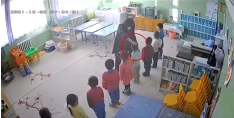 Дөрвөн настай хүүхдийг зодсон цэцэрлэгийн багшийг шалгаж эхэллээ