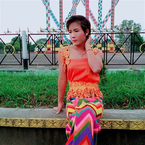 နှစ်ယောက်ဖယ် 😂 By အပြုံး ကချင်မြေ Facebook