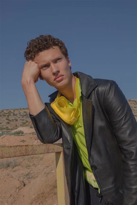 Anton Agencia Model Management