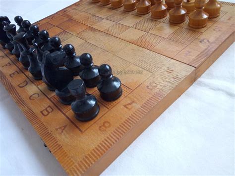 Шах с дървени фигури в дървена кутия за шах и табла Игрални автомати игри на маса Соф