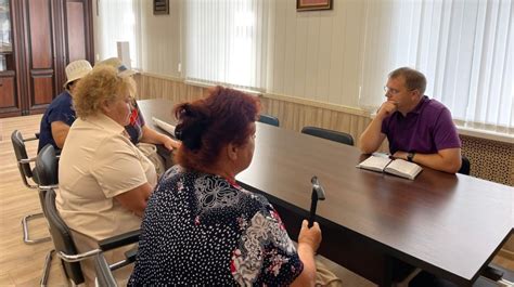 Глава администрации района Антон Кравец провел личный прием граждан Лента новостей Крыма