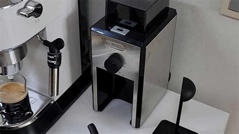 커피 청소 브러쉬 사용 및 에스프레소 샷잔에서 머그컵 이동 영상 네이버 Tv